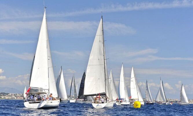 Sailing Around the World: Routes, Tips, and Experiences for Long-Term ...